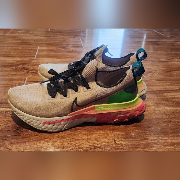 Nike | Shoes | Nike Athletic Shoes In Light Tan With Black Accents And ...